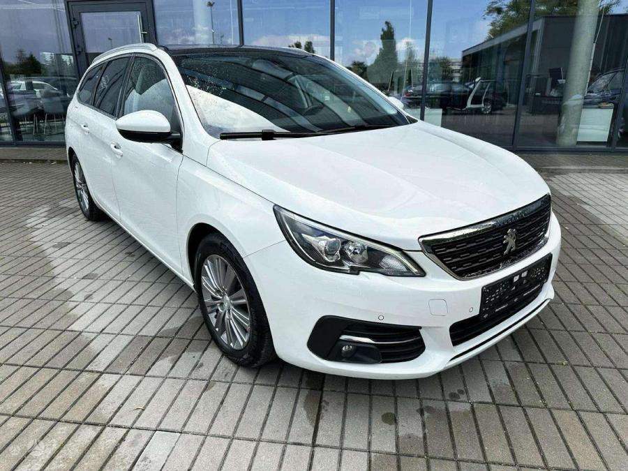 White Peugeot 308 2019 in Kaunas, with an engine capacity of 1.50 L and mileage of 214 thousand km for 7200 €, photo 3 on AUTOMOTO.COM.LV