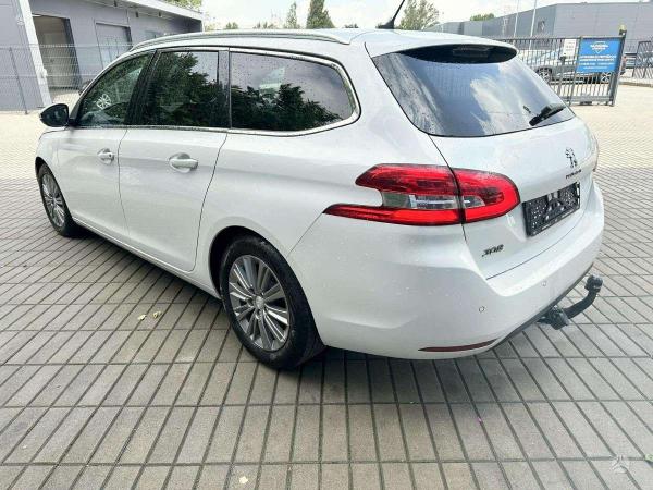White Peugeot 308 2019 in Kaunas, with an engine capacity of 1.50 L and mileage of 214 thousand km for 7200 €, photo 4 on AUTOMOTO.COM.LV