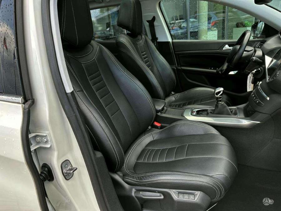 White Peugeot 308 2019 in Kaunas, with an engine capacity of 1.50 L and mileage of 214 thousand km for 7200 €, photo 7 on AUTOMOTO.COM.LV