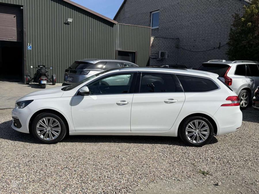 White Peugeot 308 2019 in Kaunas, with an engine capacity of 1.50 L and mileage of 220 thousand km for 6900 €, photo 6 on AUTOMOTO.COM.LV