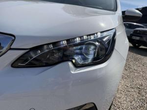 White Peugeot 308 2019 in Kaunas, with an engine capacity of 1.50 L and mileage of 220 thousand km for 6900 €, photo 9 on AUTOMOTO.COM.LV