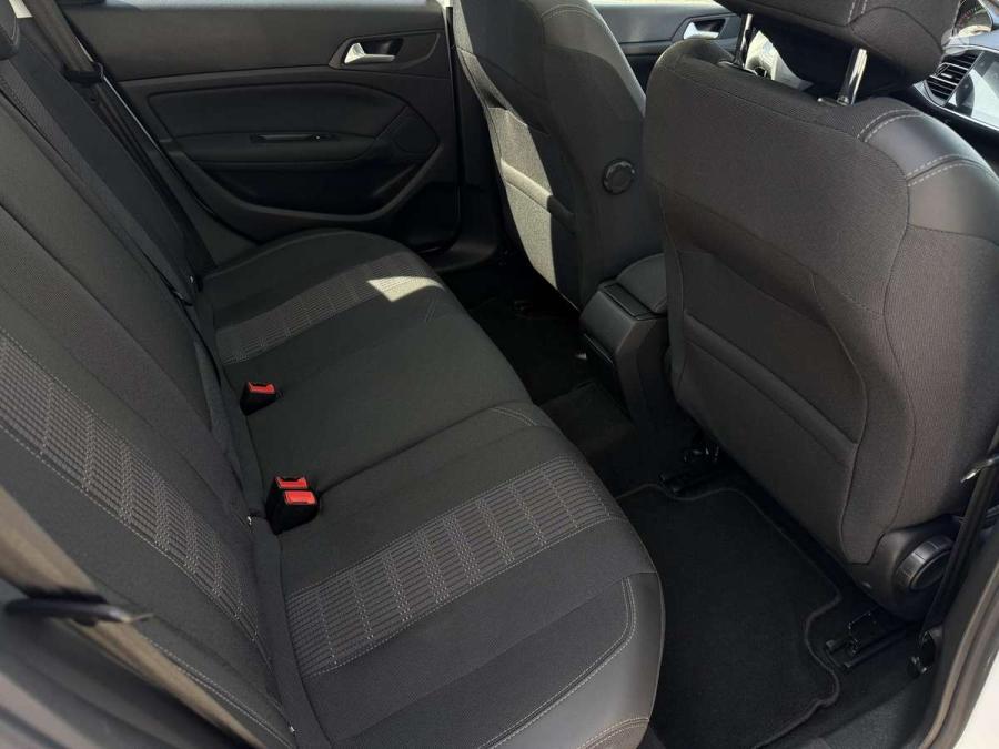 White Peugeot 308 2019 in Kaunas, with an engine capacity of 1.50 L and mileage of 220 thousand km for 6900 €, photo 13 on AUTOMOTO.COM.LV