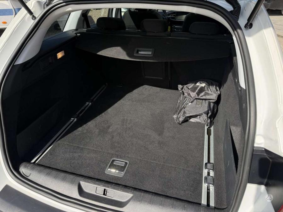 White Peugeot 308 2019 in Kaunas, with an engine capacity of 1.50 L and mileage of 220 thousand km for 6900 €, photo 14 on AUTOMOTO.COM.LV
