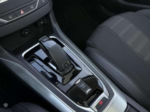 White Peugeot 308 2019 in Kaunas, with an engine capacity of 1.50 L and mileage of 220 thousand km for 6900 €, photo 17 on AUTOMOTO.COM.LV