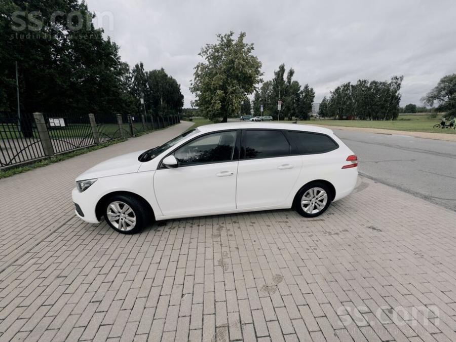 Balts Peugeot 308 2019 Rīga, ar dzinēja tilpumu 1.50 L un nobraukumu 204 tūkst. km par 5500 €, foto 1 vietnē AUTOMOTO.COM.LV