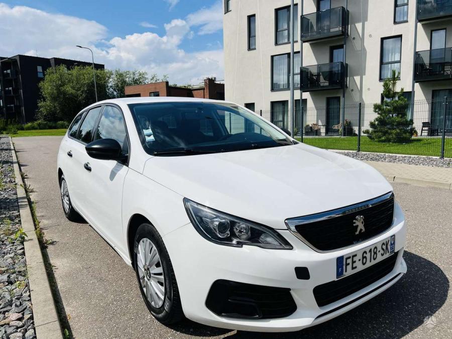 White Peugeot 308 2019 in Kaunas, with an engine capacity of 1.50 L and mileage of 191 thousand km for 4750 €, photo 4 on AUTOMOTO.COM.LV