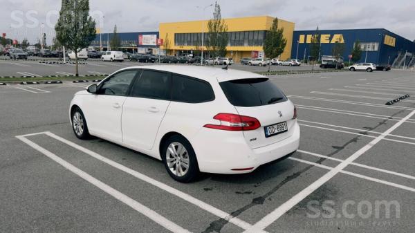 Peugeot 308 2019 in Riga on AUTOMOTO.COM.LV White Peugeot 308 2019 in Riga, with an engine capacity of 1.50 L and mileage of 205 thousand km for 5400 €, photo 5 on AUTOMOTO.COM.LV
