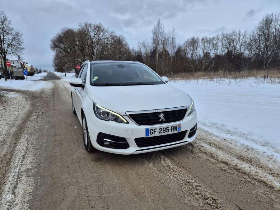 Balts Peugeot 308 2020 Šauļi, ar dzinēja tilpumu 1.50 L un nobraukumu 317 tūkst. km par 6599 €, foto 2 vietnē AUTOMOTO.COM.LV