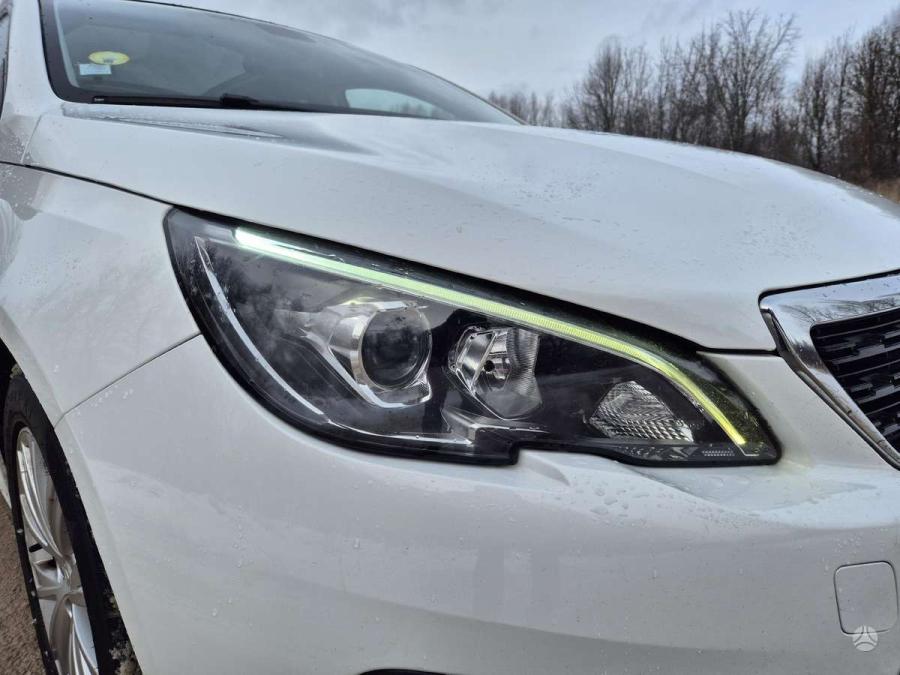 Balts Peugeot 308 2020 Šauļi, ar dzinēja tilpumu 1.50 L un nobraukumu 317 tūkst. km par 6599 €, foto 3 vietnē AUTOMOTO.COM.LV