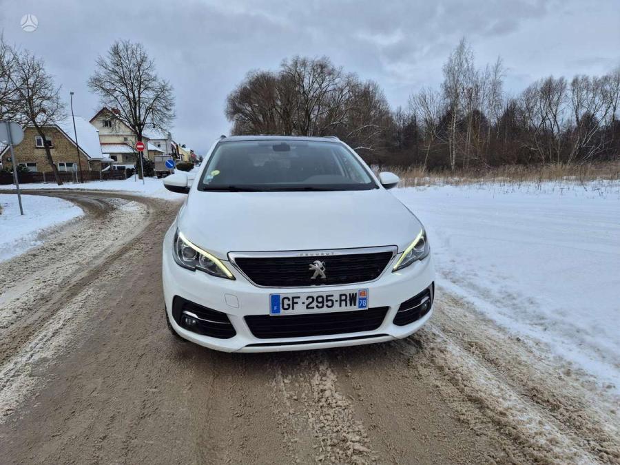 Balts Peugeot 308 2020 Šauļi, ar dzinēja tilpumu 1.50 L un nobraukumu 317 tūkst. km par 6599 €, foto 5 vietnē AUTOMOTO.COM.LV