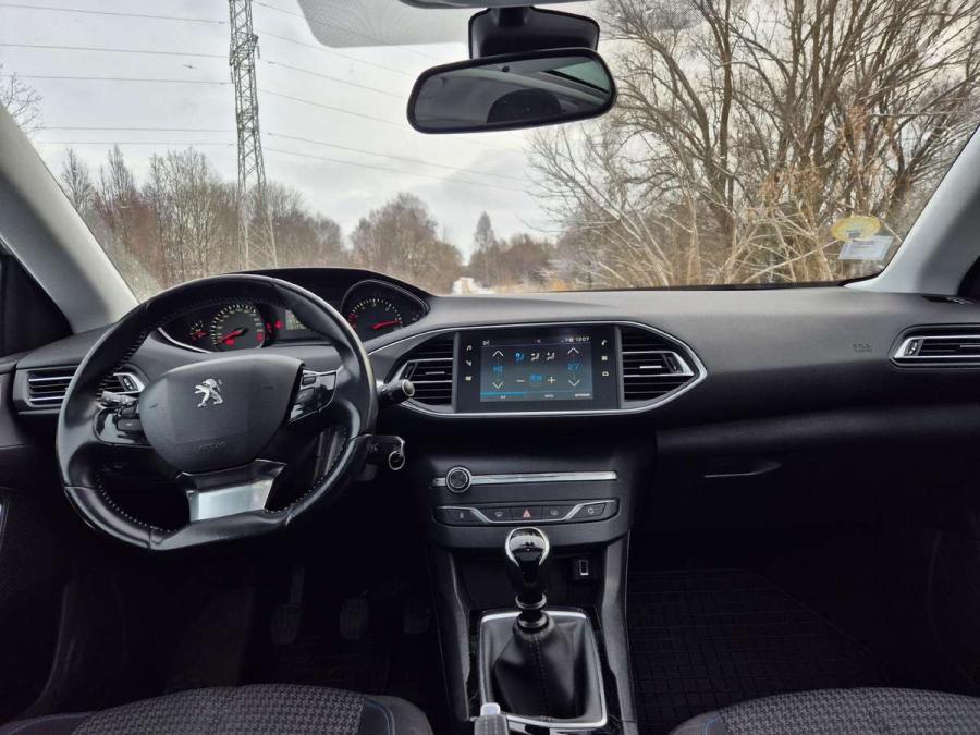 Balts Peugeot 308 2020 Šauļi, ar dzinēja tilpumu 1.50 L un nobraukumu 317 tūkst. km par 6599 €, foto 18 vietnē AUTOMOTO.COM.LV