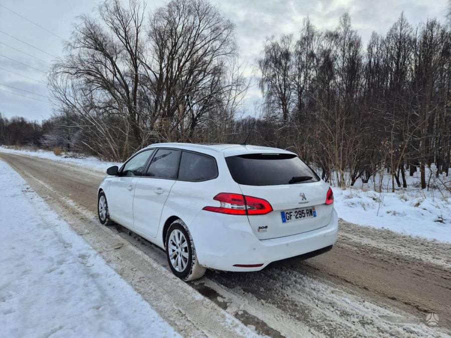 Balts Peugeot 308 2020 Šauļi, ar dzinēja tilpumu 1.50 L un nobraukumu 317 tūkst. km par 6599 €, foto 20 vietnē AUTOMOTO.COM.LV