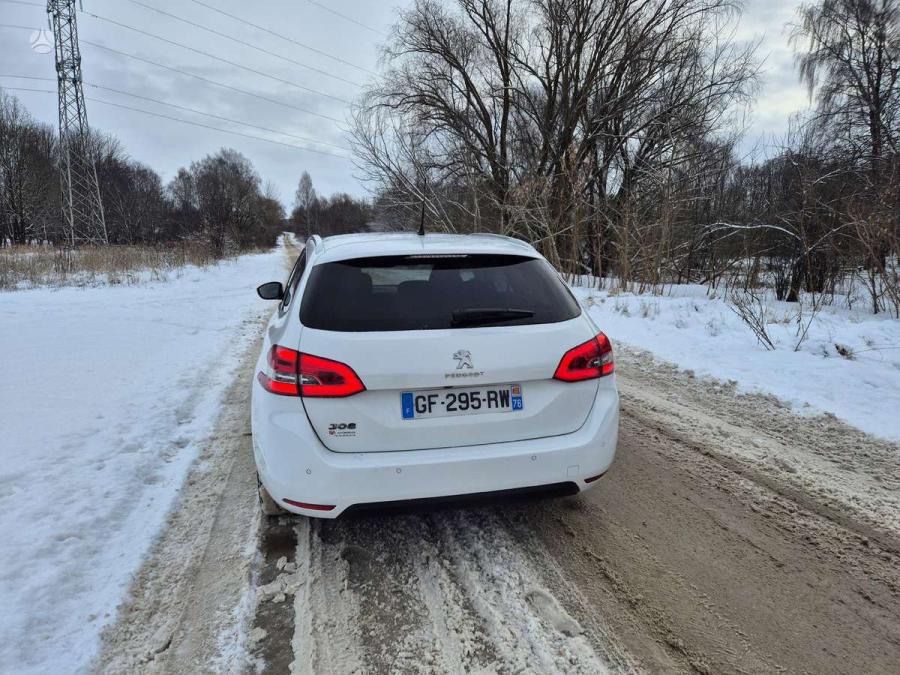 Balts Peugeot 308 2020 Šauļi, ar dzinēja tilpumu 1.50 L un nobraukumu 317 tūkst. km par 6599 €, foto 21 vietnē AUTOMOTO.COM.LV
