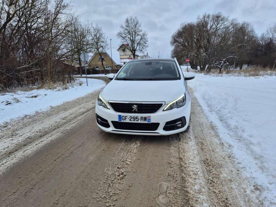 Balts Peugeot 308 2020 Šauļi, ar dzinēja tilpumu 1.50 L un nobraukumu 317 tūkst. km par 6599 €, foto 26 vietnē AUTOMOTO.COM.LV