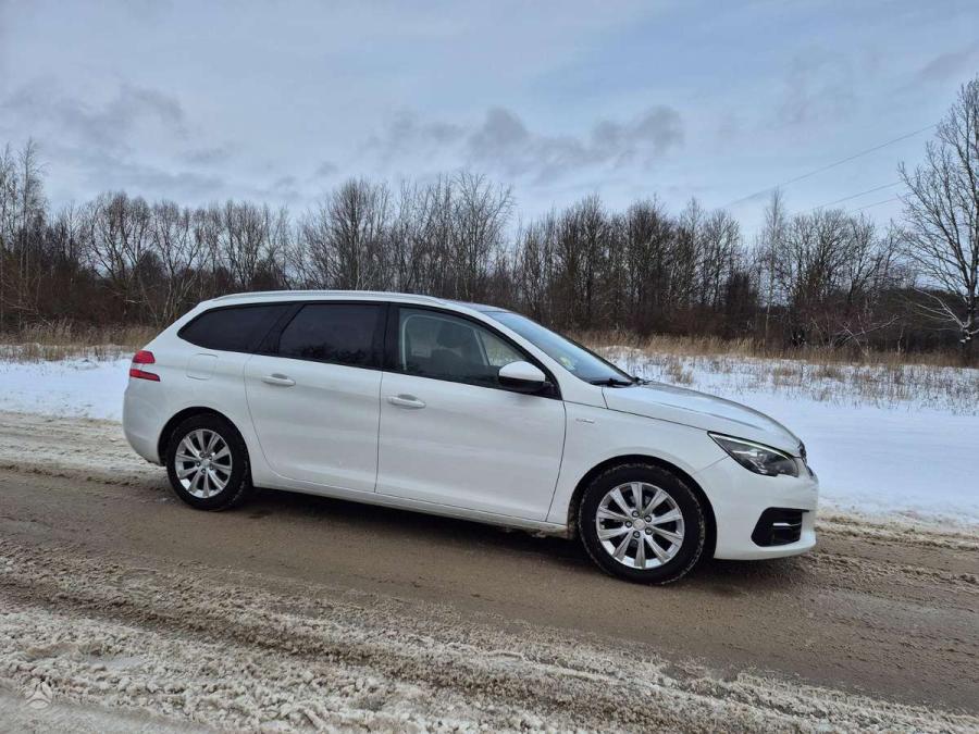 Balts Peugeot 308 2020 Šauļi, ar dzinēja tilpumu 1.50 L un nobraukumu 317 tūkst. km par 6599 €, foto 27 vietnē AUTOMOTO.COM.LV