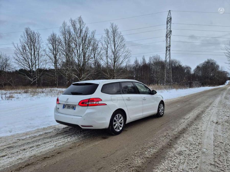 Balts Peugeot 308 2020 Šauļi, ar dzinēja tilpumu 1.50 L un nobraukumu 317 tūkst. km par 6599 €, foto 29 vietnē AUTOMOTO.COM.LV