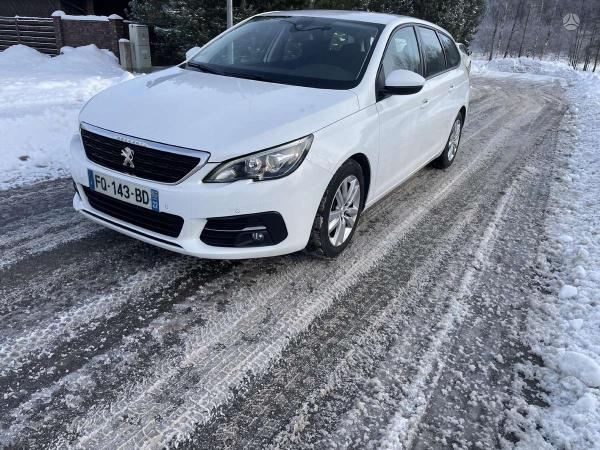 White Peugeot 308 2020 in Taurage, with an engine capacity of 1.50 L and mileage of 235 thousand km for 5200 €, photo 3 on AUTOMOTO.COM.LV