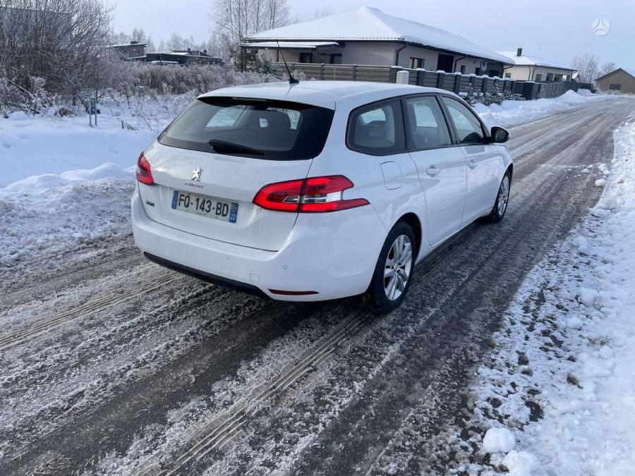 White Peugeot 308 2020 in Taurage, with an engine capacity of 1.50 L and mileage of 235 thousand km for 5200 €, photo 6 on AUTOMOTO.COM.LV