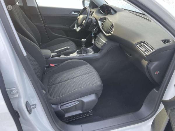 White Peugeot 308 2020 in Taurage, with an engine capacity of 1.50 L and mileage of 235 thousand km for 5200 €, photo 11 on AUTOMOTO.COM.LV