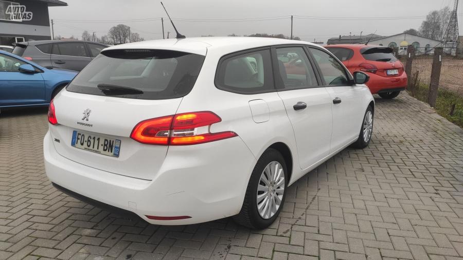 White Peugeot 308 2020 in Taurage, with an engine capacity of 1.50 L and mileage of 340 thousand km for 5599 €, photo 2 on AUTOMOTO.COM.LV