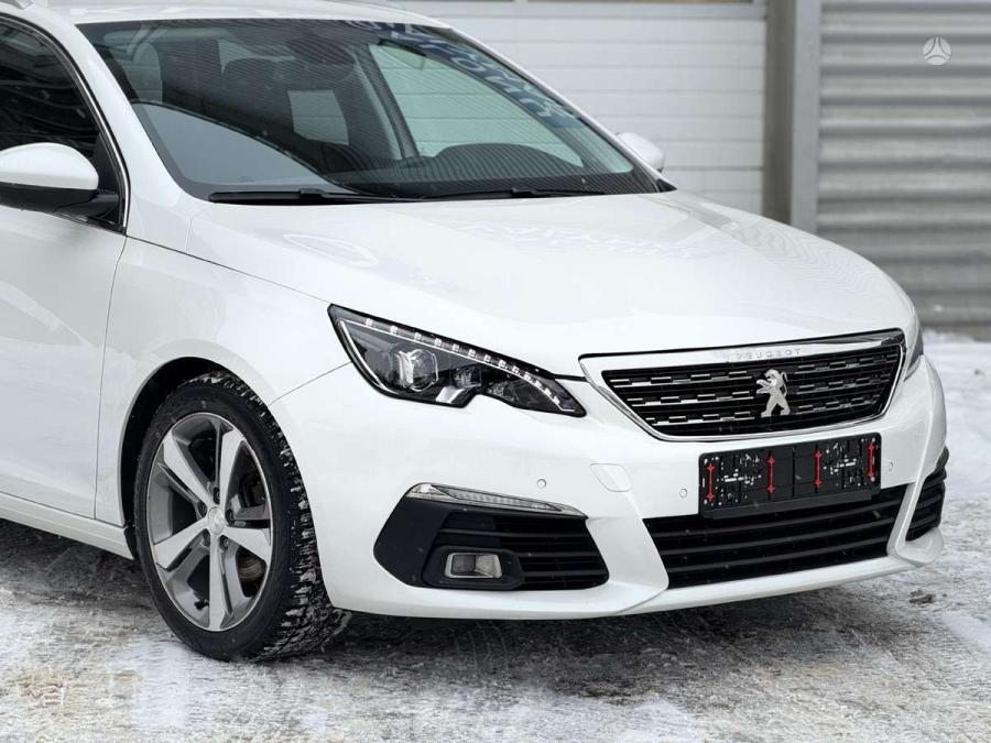 Balts Peugeot 308 2020 Kauņa, ar dzinēja tilpumu 1.50 L un nobraukumu 238 tūkst. km par 7400 €, foto 2 vietnē AUTOMOTO.COM.LV