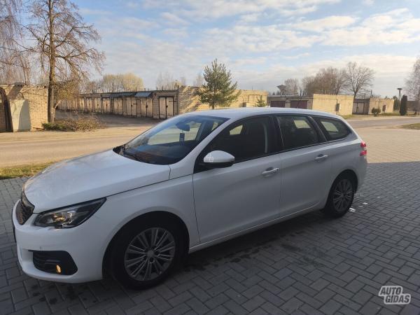 Balts Peugeot 308 2020 Jurbarkas, ar dzinēja tilpumu 1.60 L un nobraukumu 211 tūkst. km par 6200 €, foto 4 vietnē AUTOMOTO.COM.LV