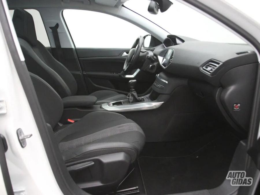 White Peugeot 308 2020 in Vilnius, with an engine capacity of 1.20 L and mileage of 165 thousand km for 8699 €, photo 15 on AUTOMOTO.COM.LV