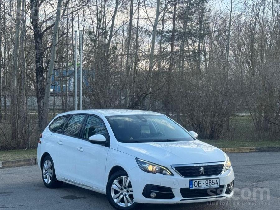 White Peugeot 308 2020 in Riga, with an engine capacity of 1.50 L and mileage of 0 thousand km for 6800 €, photo 4 on AUTOMOTO.COM.LV