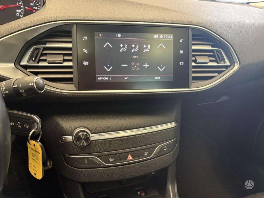 Balts Peugeot 308 2020 Radviliškis, ar dzinēja tilpumu 1.50 L un nobraukumu 230 tūkst. km par 5650 €, foto 17 vietnē AUTOMOTO.COM.LV