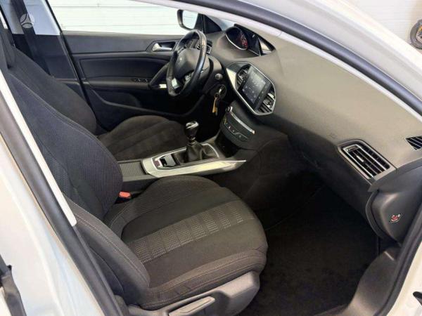 Balts Peugeot 308 2020 Radviliškis, ar dzinēja tilpumu 1.50 L un nobraukumu 230 tūkst. km par 5450 €, foto 8 vietnē AUTOMOTO.COM.LV