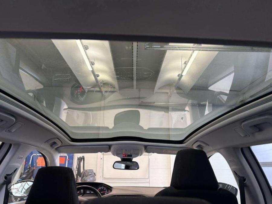 White Peugeot 308 2020 in Radviliskis, with an engine capacity of 1.50 L and mileage of 230 thousand km for 5450 €, photo 12 on AUTOMOTO.COM.LV