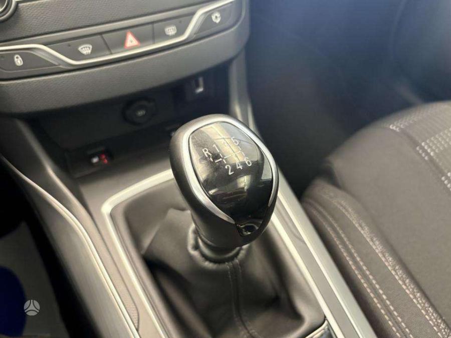 White Peugeot 308 2020 in Radviliskis, with an engine capacity of 1.50 L and mileage of 230 thousand km for 5450 €, photo 16 on AUTOMOTO.COM.LV