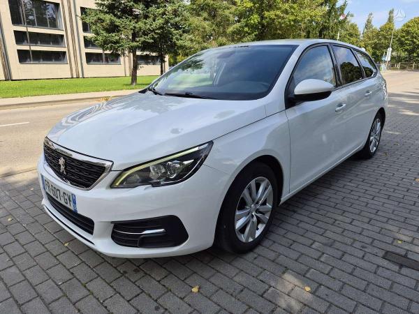 Белый Пежо 308 2020 в Таураге, объемом двигателя 1.50 л и пробегом 243 тыс. км за 5500 €, фото 1 на AUTOMOTO.COM.LV