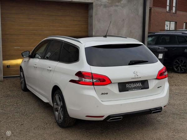 White Peugeot 308 2021 in Siauliai, with an engine capacity of 1.50 L and mileage of 119 thousand km for 12947 €, photo 5 on AUTOMOTO.COM.LV