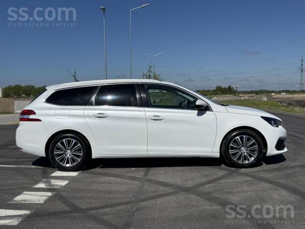 White Peugeot 308 2021 in Liepaja, with an engine capacity of 1.50 L and mileage of 226 thousand km for 6900 €, photo 5 on AUTOMOTO.COM.LV