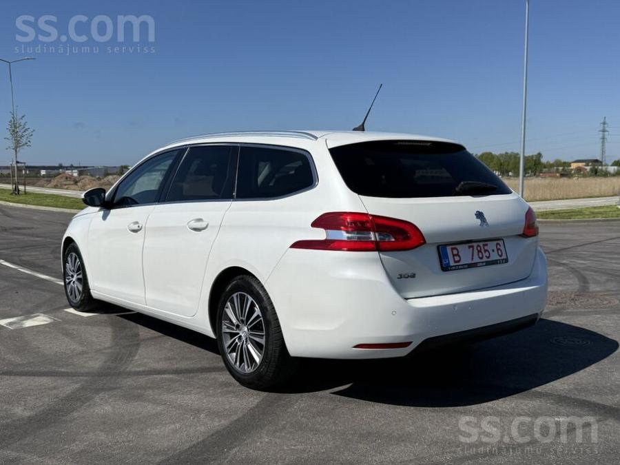 White Peugeot 308 2021 in Liepaja, with an engine capacity of 1.50 L and mileage of 226 thousand km for 6900 €, photo 5 on AUTOMOTO.COM.LV