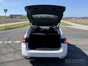 White Peugeot 308 2021 in Liepaja, with an engine capacity of 1.50 L and mileage of 226 thousand km for 6900 €, photo 10 on AUTOMOTO.COM.LV