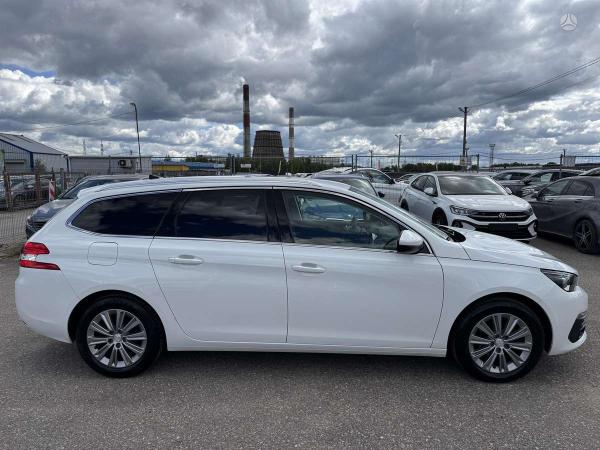 Balts Peugeot 308 2021 Kauņa, ar dzinēja tilpumu 1.50 L un nobraukumu 198 tūkst. km par 9800 €, foto 4 vietnē AUTOMOTO.COM.LV