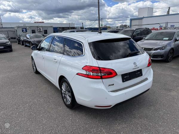 Balts Peugeot 308 2021 Kauņa, ar dzinēja tilpumu 1.50 L un nobraukumu 198 tūkst. km par 9800 €, foto 6 vietnē AUTOMOTO.COM.LV