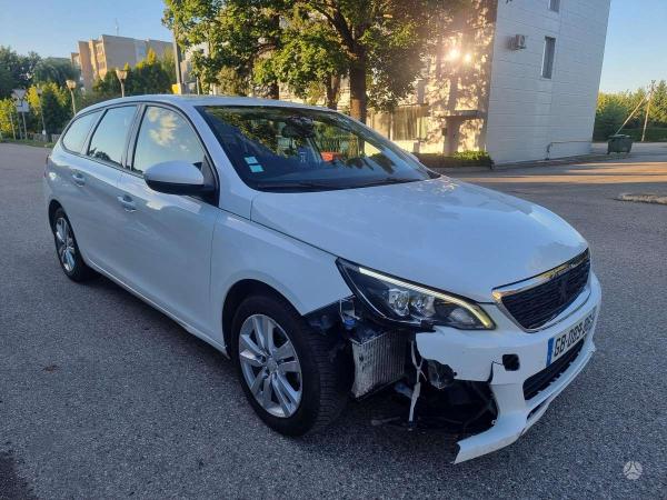 White Peugeot 308 2021 in Kaunas, with an engine capacity of 1.50 L and mileage of 300 thousand km for 5400 €, photo 3 on AUTOMOTO.COM.LV
