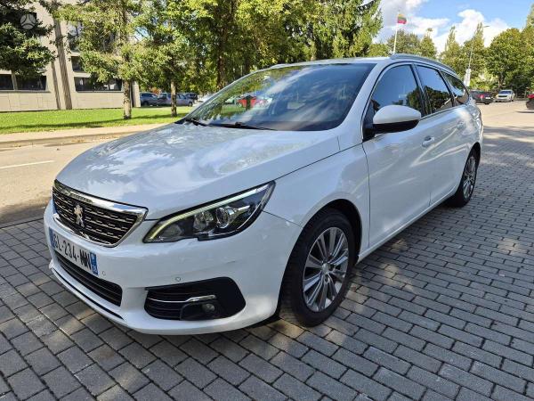 Белый Пежо 308 2021 в Таураге, объемом двигателя 1.50 л и пробегом 235 тыс. км за 6500 €, фото 1 на AUTOMOTO.COM.LV