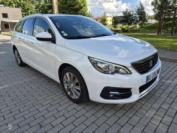 Белый Пежо 308 2021 в Таураге, объемом двигателя 1.50 л и пробегом 235 тыс. км за 6500 €, фото 4 на AUTOMOTO.COM.LV