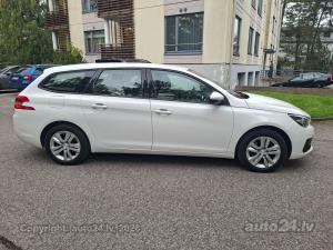 White Peugeot 308 2021 in Tallinn, with an engine capacity of 1.50 L and mileage of 126 thousand km for 8990 €, photo 5 on AUTOMOTO.COM.LV