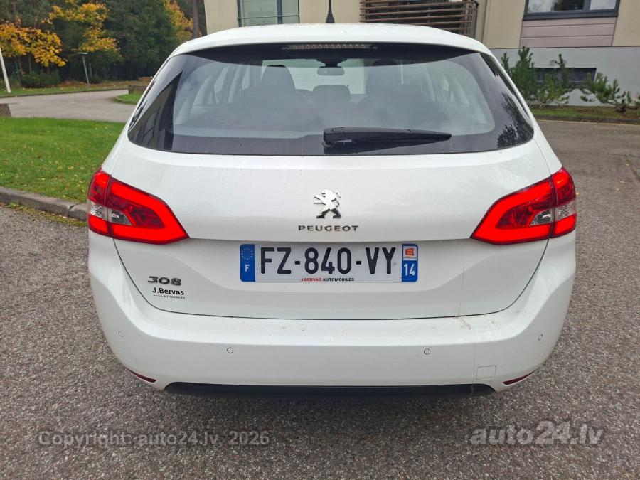 White Peugeot 308 2021 in Tallinn, with an engine capacity of 1.50 L and mileage of 126 thousand km for 8990 €, photo 9 on AUTOMOTO.COM.LV
