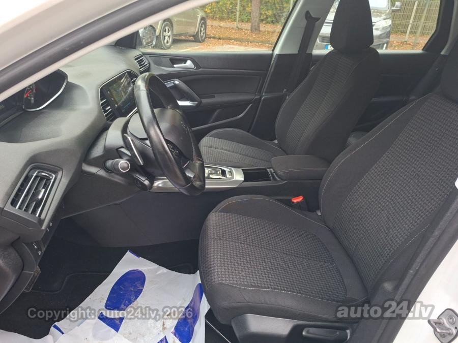 White Peugeot 308 2021 in Tallinn, with an engine capacity of 1.50 L and mileage of 126 thousand km for 8990 €, photo 10 on AUTOMOTO.COM.LV