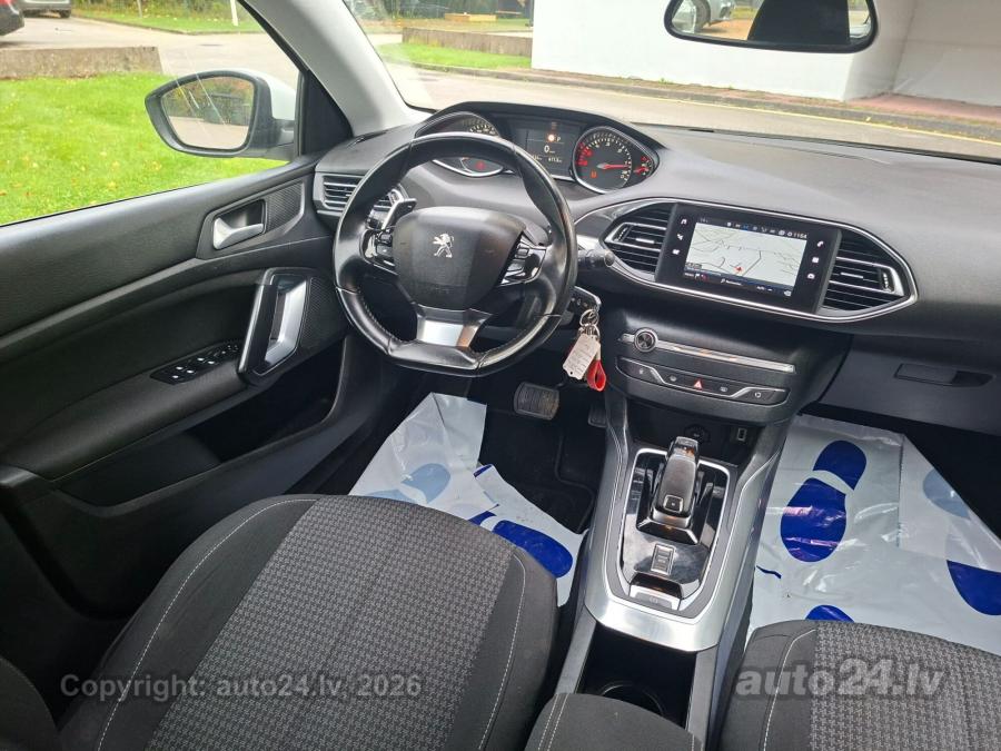 White Peugeot 308 2021 in Tallinn, with an engine capacity of 1.50 L and mileage of 126 thousand km for 8990 €, photo 13 on AUTOMOTO.COM.LV