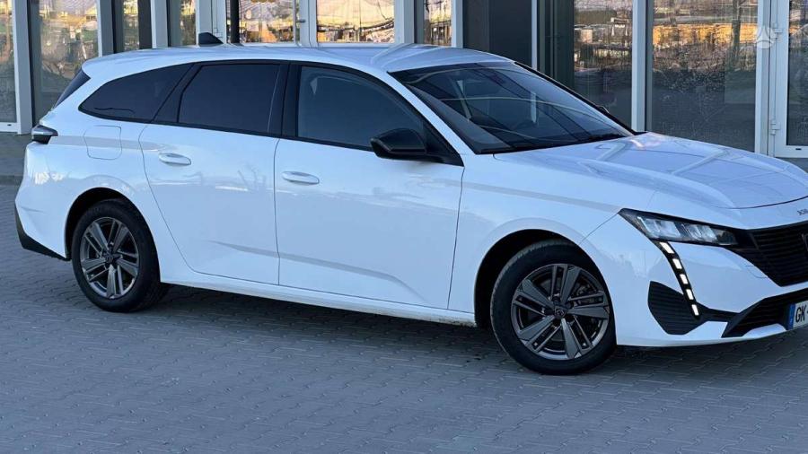 White Peugeot 308 2022 in Vilnius, with an engine capacity of 1.20 L and mileage of 120 thousand km for 10950 €, photo 2 on AUTOMOTO.COM.LV