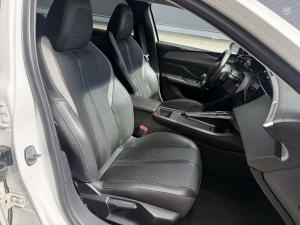 Balts Peugeot 308 2022 Šauļi, ar dzinēja tilpumu 1.50 L un nobraukumu 200 tūkst. km par 11950 €, foto 9 vietnē AUTOMOTO.COM.LV