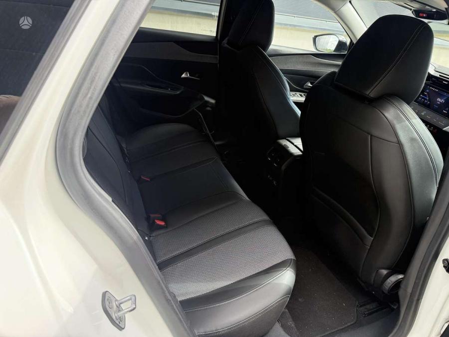Balts Peugeot 308 2022 Šauļi, ar dzinēja tilpumu 1.50 L un nobraukumu 200 tūkst. km par 11950 €, foto 12 vietnē AUTOMOTO.COM.LV