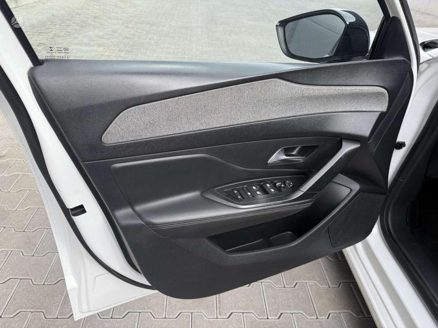Balts Peugeot 308 2022 Šauļi, ar dzinēja tilpumu 1.50 L un nobraukumu 200 tūkst. km par 11950 €, foto 22 vietnē AUTOMOTO.COM.LV